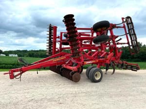 SOLD - Sunflower 4233 Lot No. 1036 Tillage with --- Shanks | Tractor Zoom