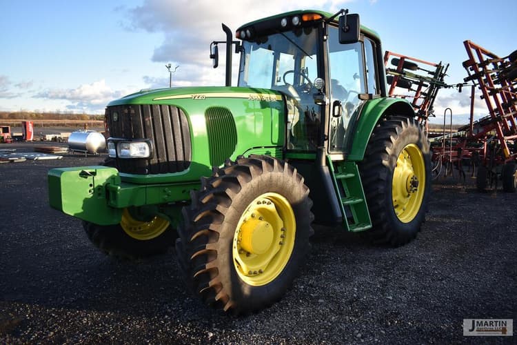SOLD - John Deere 7220 Tractors 100 to 174 HP | Tractor Zoom