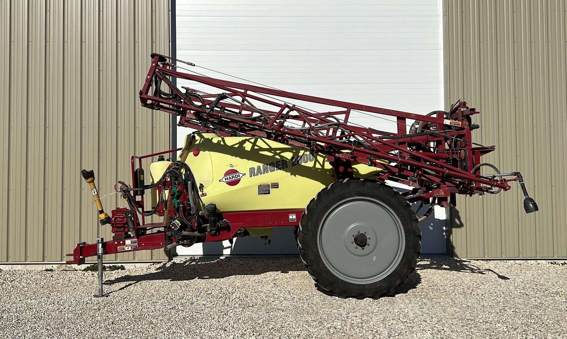 2014 Hardi Ranger 2000 Chemical Applicators Sprayers - Pull Type for Sale | Tractor Zoom