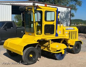 SOLD - 2007 Superior Broom DT80J Lot No. HL9231 Other Equipment ...