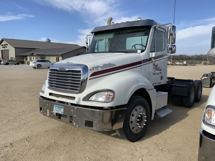 SOLD - 2007 Freightliner Columbia 120 Other Equipment Trucks | Tractor Zoom