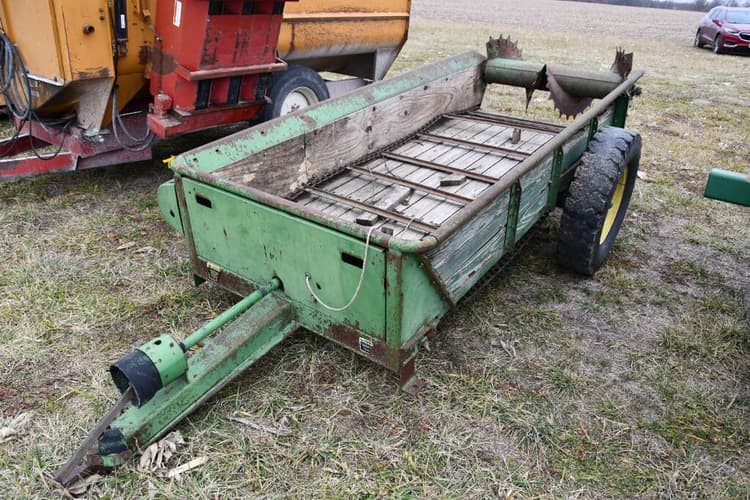SOLD - John Deere 34 Manure Handling Manure Spreaders - Dry | Tractor Zoom