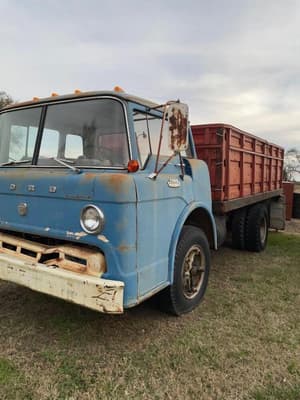 SOLD - 1967 Ford C700 Lot No. 44 Other Equipment with --- mi | Tractor Zoom