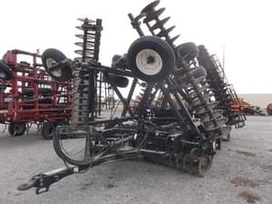 SOLD - Earthmaster 3000 Stock No. 19L089 Tillage with 31 ft | Tractor Zoom