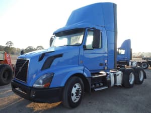 SOLD - 2016 Volvo D13 Lot No. 355C Other Equipment with 545,899 mi ...