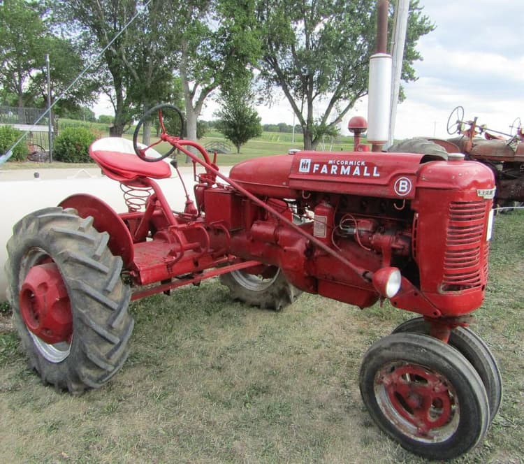 Farmall B Tractors Less than 40 HP for Sale | Tractor Zoom