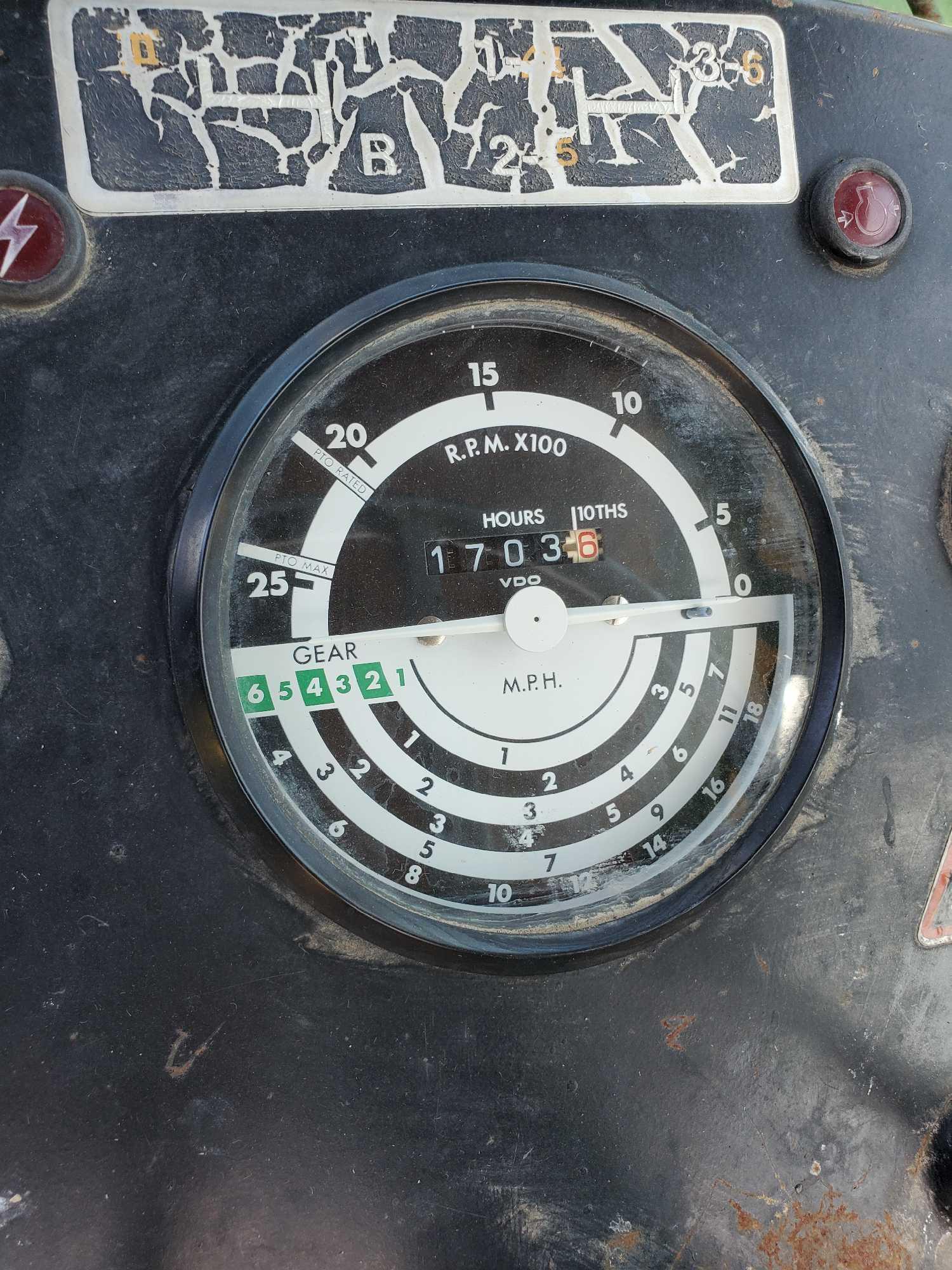 Tractor Zoom - John Deere 2840