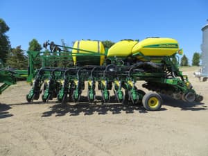 SOLD - 2009 John Deere DB44 Lot No. 11 Planting with 24 Rows | Tractor Zoom