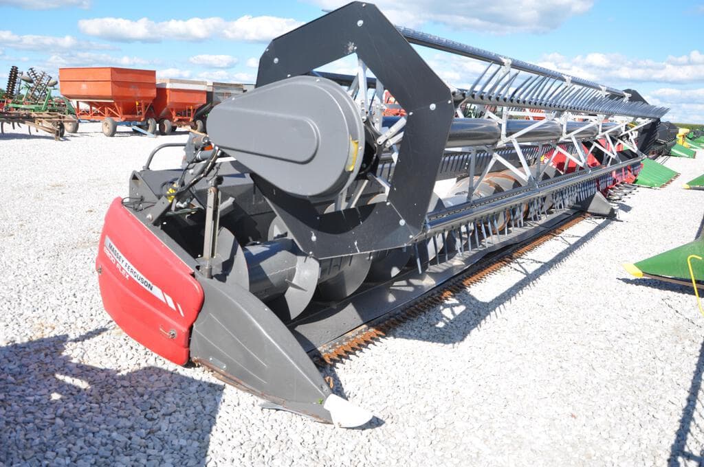 Tractor Zoom - Massey Ferguson 8200