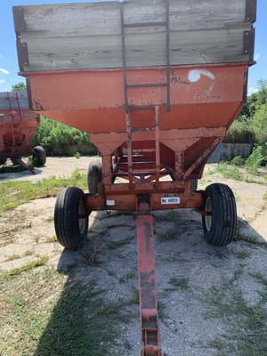 SOLD - EZ Flow 300 Trailer Harvesting | Tractor Zoom