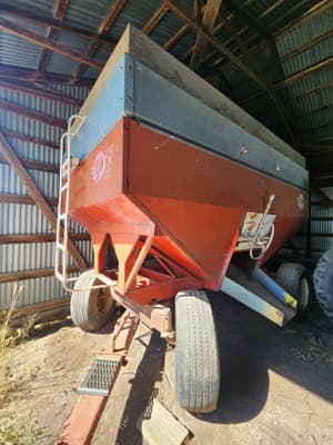 SOLD - EZ-Flow 450 Lot No. EZ FLOW WAGON Harvesting with 450 Bu ...