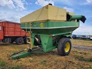 SOLD - EZ-Flow 475 Lot No. 49245 Harvesting with 475 Bu | Tractor Zoom