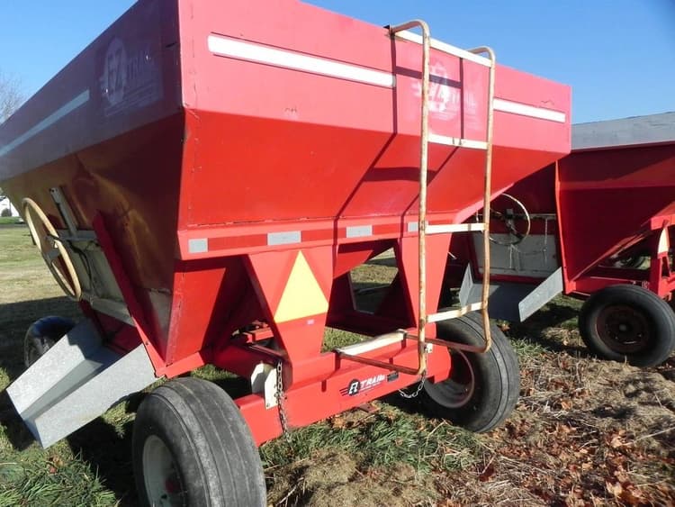 E-Z Trail 230 Harvesting Gravity Wagons for Sale | Tractor Zoom