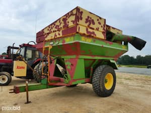 SOLD - EZ-Flow 475 Lot No. 504 Harvesting | Tractor Zoom
