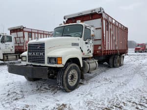 SOLD - 2006 Mack CHN613 Lot No. 82 Other Equipment with 155,558 mi | Tractor Zoom