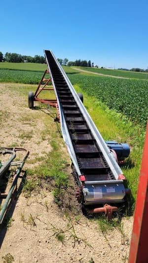 SOLD - Kewanee 500 Lot No. 133 Harvesting with --- Ft | Tractor Zoom