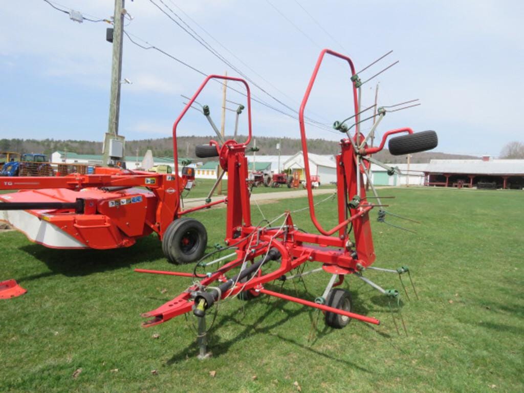 SOLD - Farm King G4VL-5200 Hay and Forage | Tractor Zoom