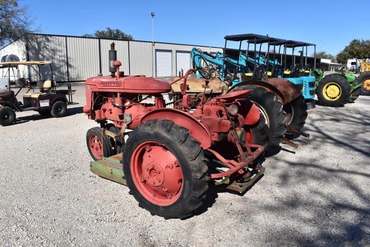 Farmall B Tractors Less than 40 HP for Sale | Tractor Zoom
