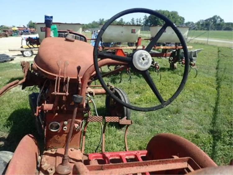 Farmall 140 Tractors Less than 40 HP for Sale | Tractor Zoom