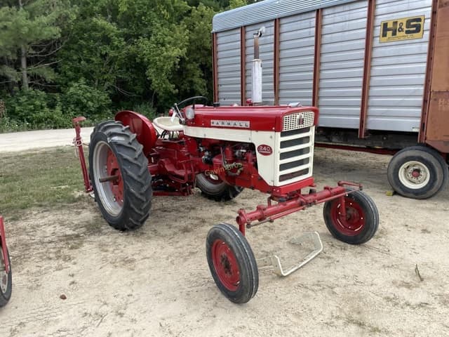 Farmall 240 Tractors Less than 40 HP for Sale | Tractor Zoom