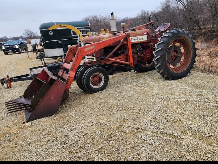 Farmall 300 Tractors 40 to 99 HP for Sale | Tractor Zoom