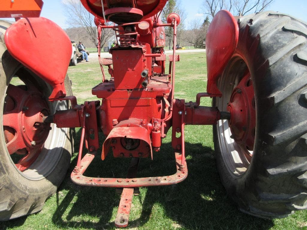 Farmall 400 Tractors 40 to 99 HP for Sale | Tractor Zoom