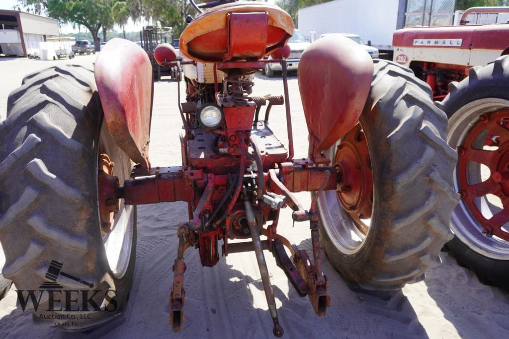 International Harvester 560 Tractors 40 to 99 HP for Sale | Tractor Zoom