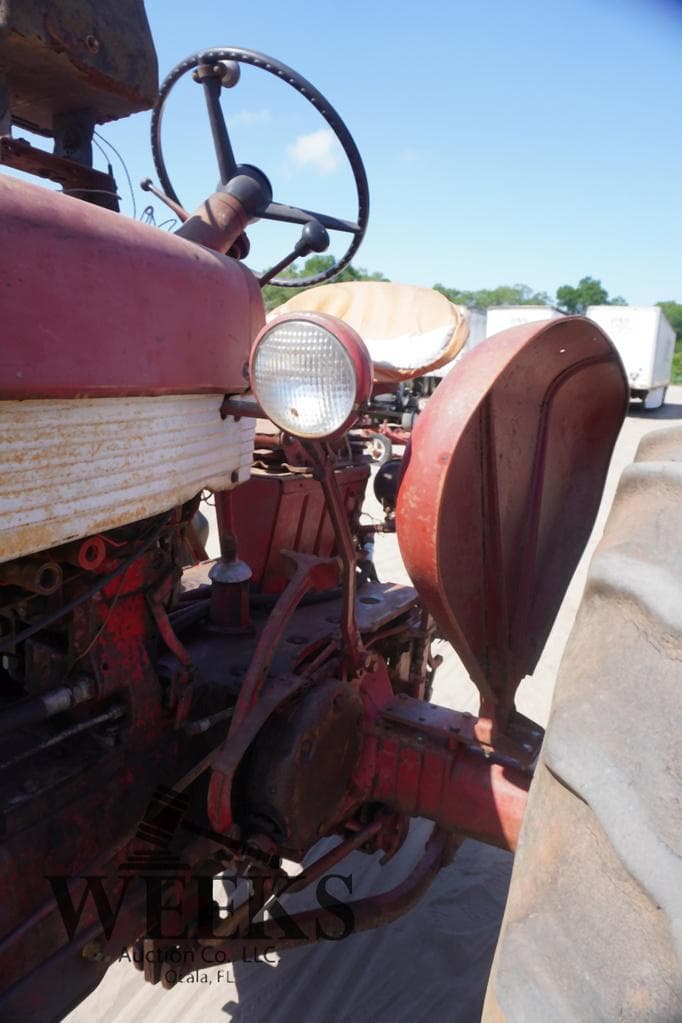 International Harvester 560 Tractors 40 to 99 HP for Sale | Tractor Zoom