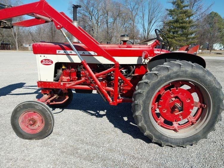 Farmall 560 Tractors 40 to 99 HP for Sale | Tractor Zoom