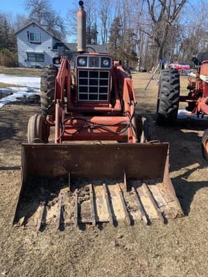 SOLD - FARMALL 666 WITH 2250 IH LOADER DUAL HYD 540 PTO Tractors with ...