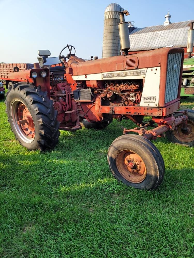 SOLD - International Harvester 706 Tractors 40 to 99 HP | Tractor Zoom