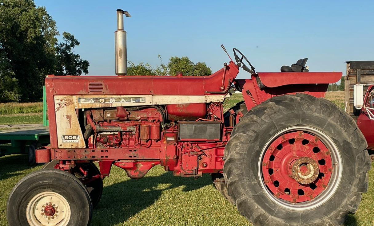 SOLD - Farmall 806 Lot No. 4aa1f0c2-03a0-11ed-9544-0246304ce823 ...