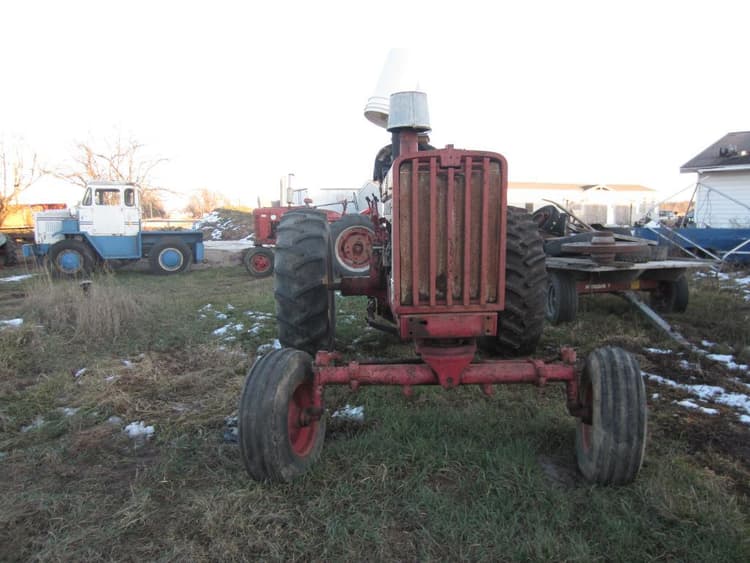 International Harvester 806 Tractors 100 to 174 HP for Sale | Tractor Zoom