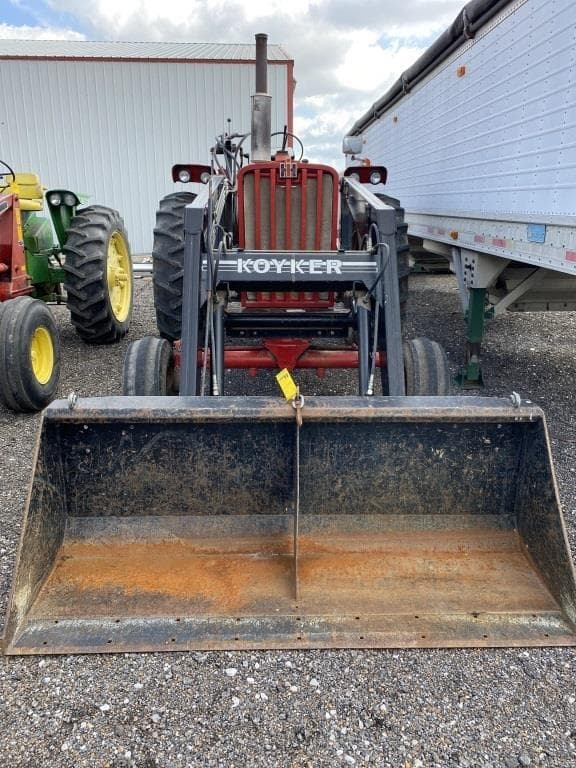 Farmall 806 Tractors 100 to 174 HP for Sale | Tractor Zoom
