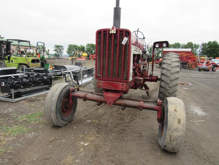 Farmall 806 Tractors 100 to 174 HP for Sale | Tractor Zoom