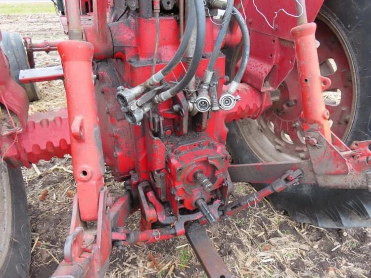 International Harvester 806 Tractors 100 to 174 HP for Sale | Tractor Zoom