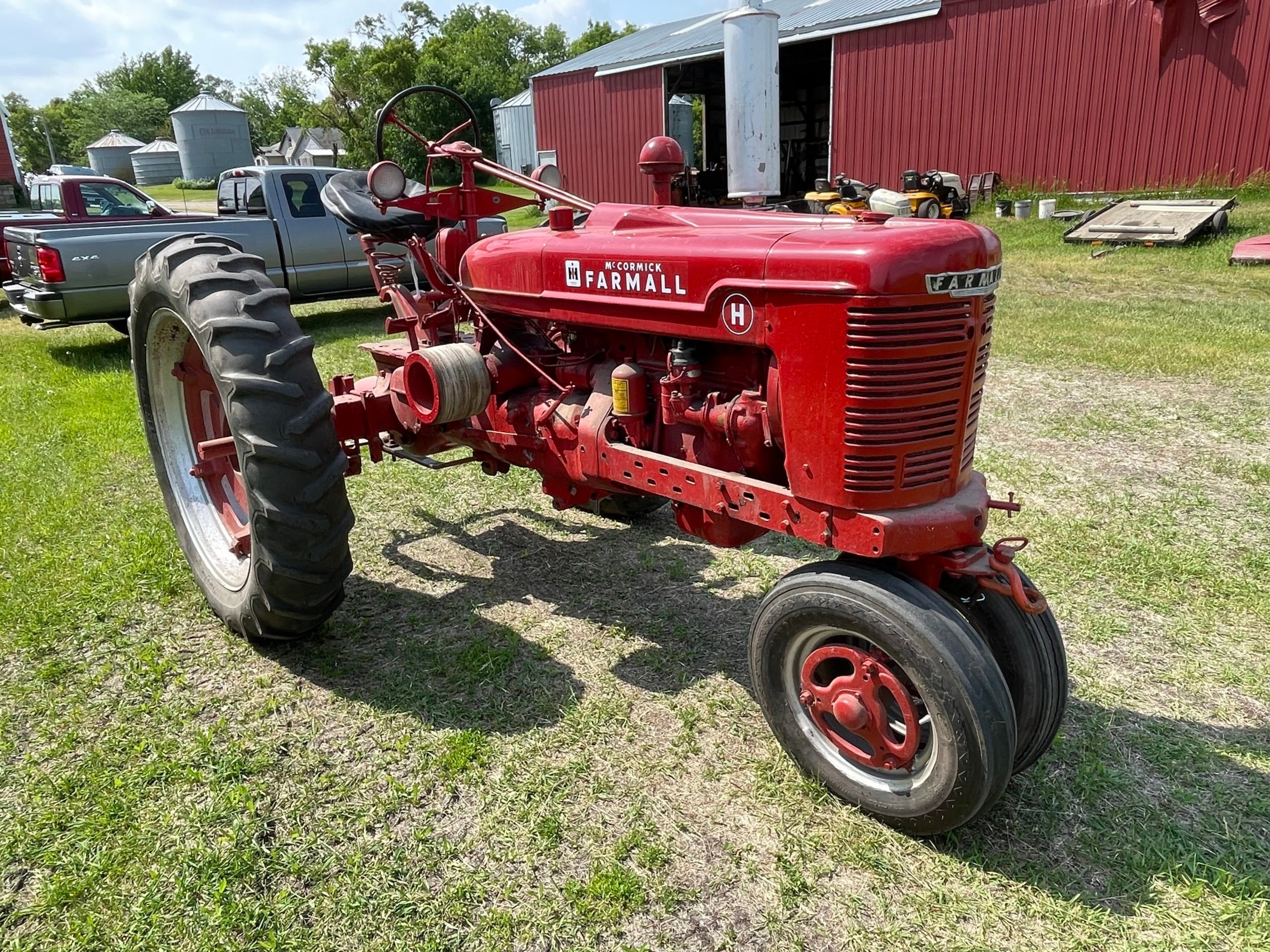 SOLD - Farmall H Lot No. 59e48722-02dc-11ed-9544-0246304ce823 Tractors ...