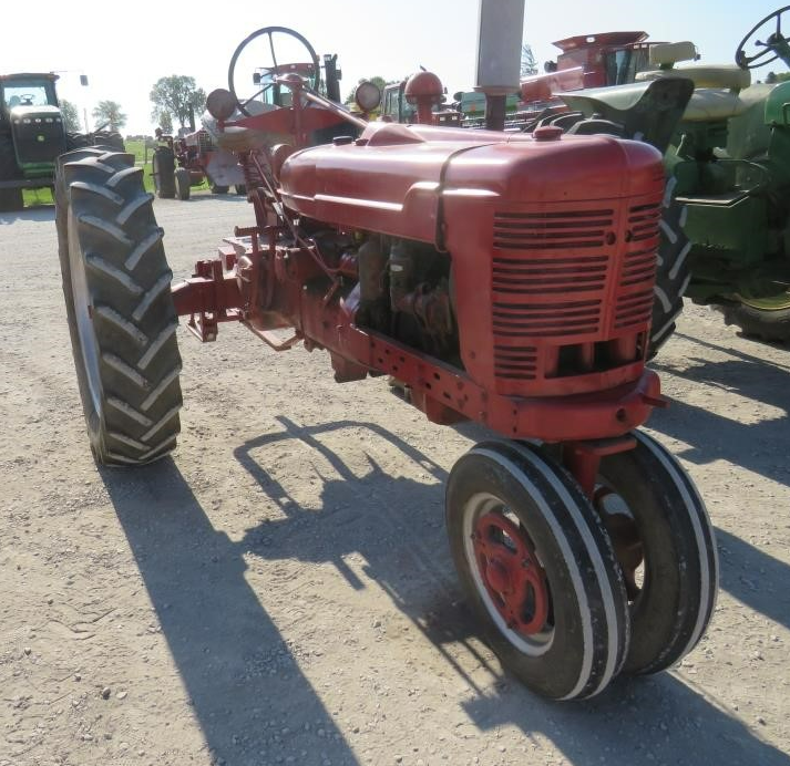 SOLD - Farmall H Lot No. b85dc8ce-11d3-11ed-9544-0246304ce823 Tractors ...