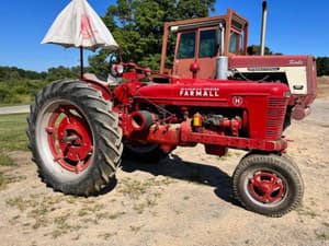SOLD - Farmall H narrow front, umbrella, new battery Tractors with 26 ...