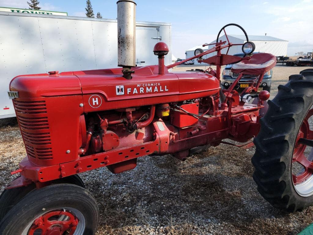 Tractor Zoom - Farmall H