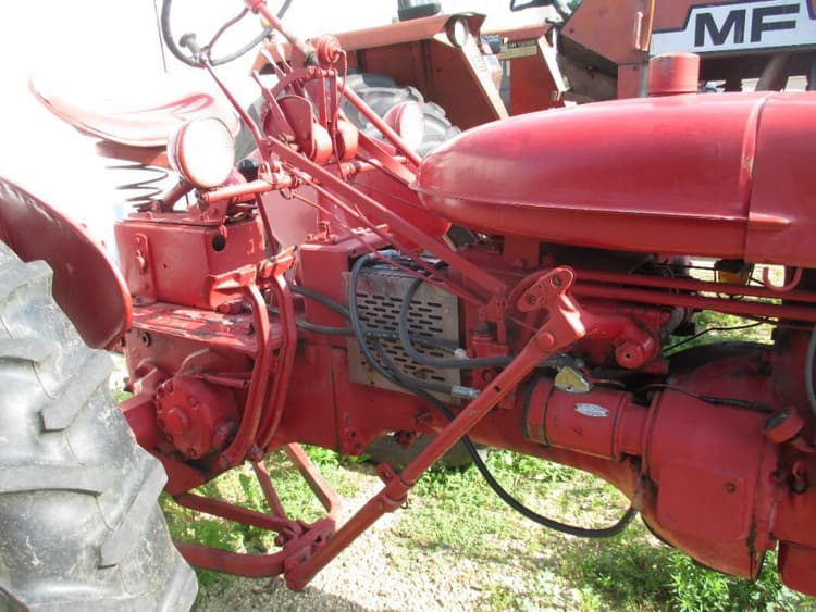 Farmall 200 Tractors Less than 40 HP for Sale | Tractor Zoom