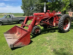 SOLD - Farmall Super M Tractors with 51 HP | Tractor Zoom