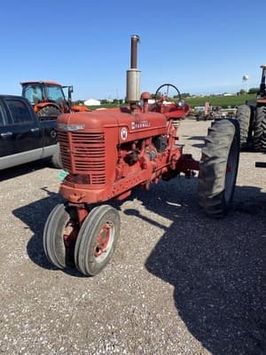 SOLD - Farmall Super M Lot No. 1010 Tractors with 51 HP | Tractor Zoom