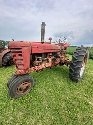 SOLD - Farmall Super M Lot No. 5900698 Tractors with 51 HP | Tractor Zoom
