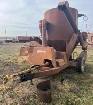 SOLD - Farmhand Feed Master 810 Lot No. 3052 Hay and Forage | Tractor Zoom