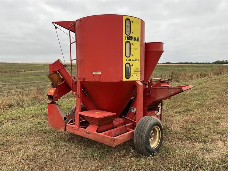Farmhand 825 Hay and Forage Grinders/Mixers for Sale | Tractor Zoom