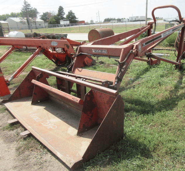 SOLD - Farmhand F-11 Other Equipment Loaders | Tractor Zoom
