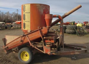 SOLD - Farmhand F81B Lot No. 11826 Hay and Forage | Tractor Zoom