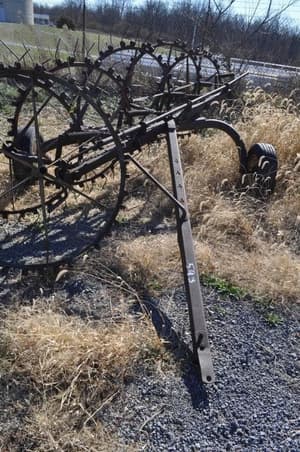 SOLD - Farmhand Wheel Rake Hay and Forage | Tractor Zoom