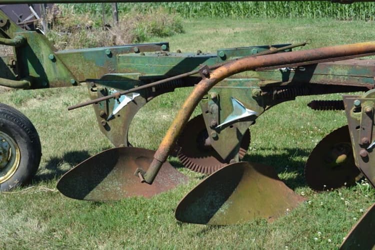 Oliver 565 Tillage Plows for Sale | Tractor Zoom